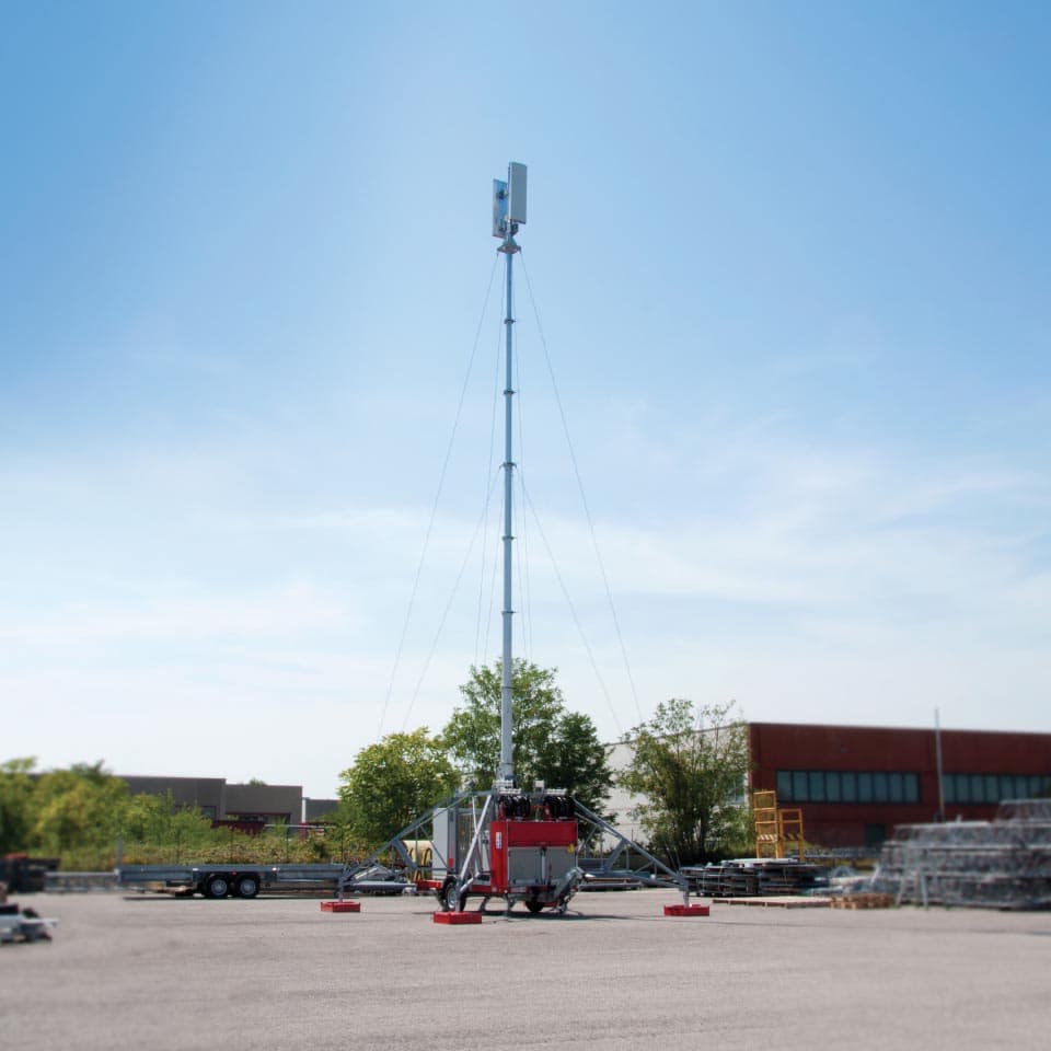 cmast, cell on wheels with 17m telescopic mast» MOBISTAT» Calzavara